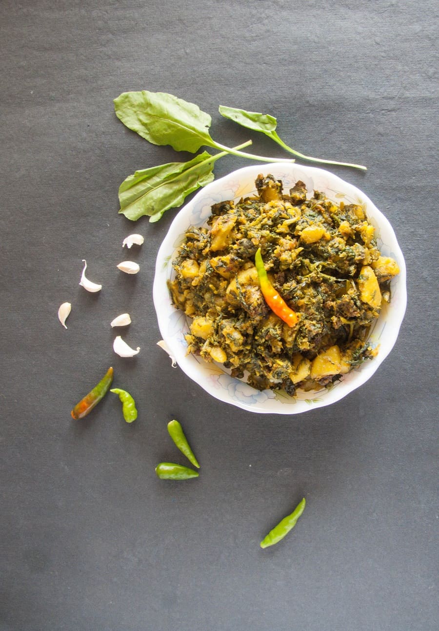Dry Aloo Palak Recipe – Dry Potato and Spinach Recipe – The Tastes Of India