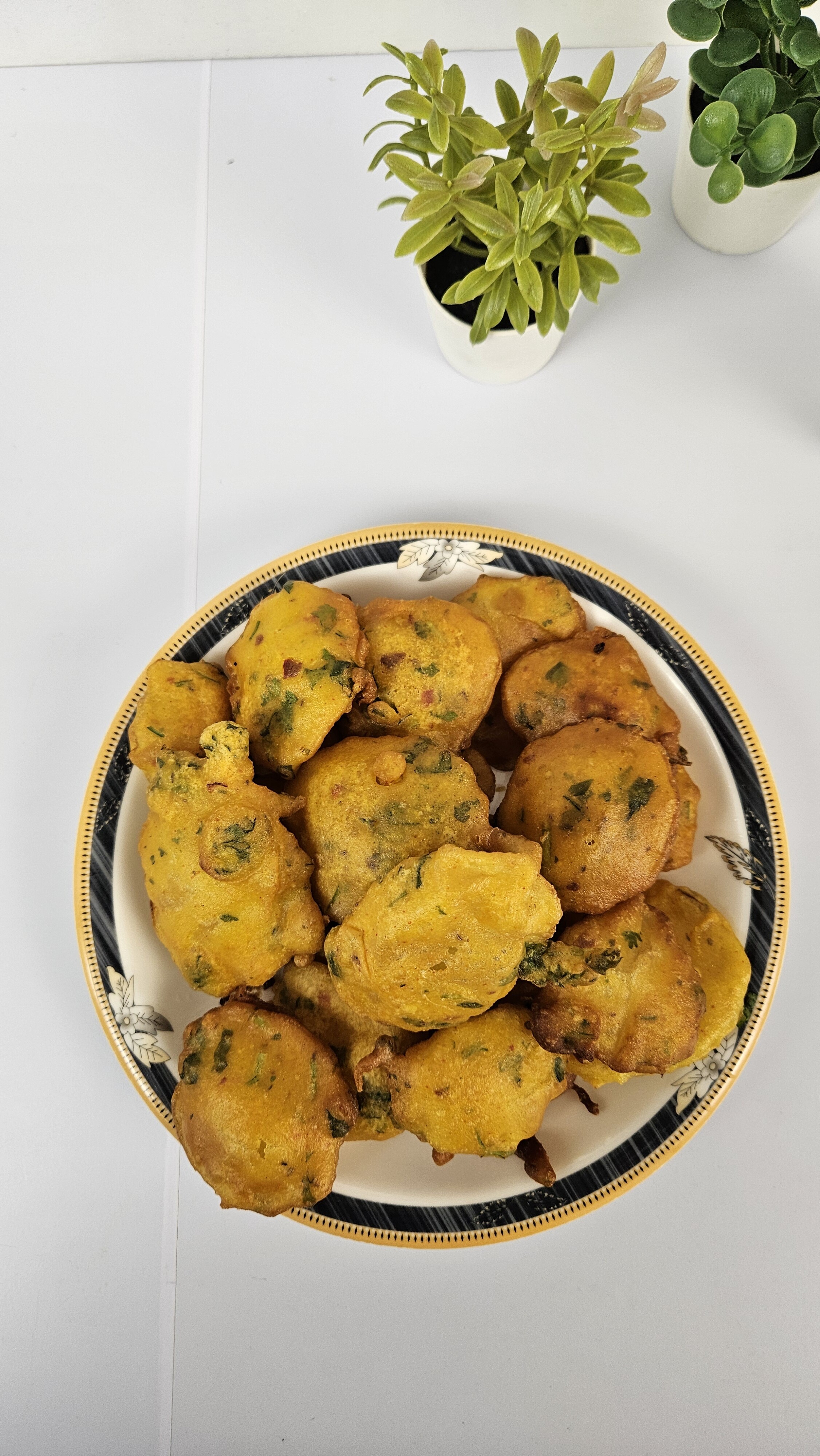 Recipe for Aloo Pakora | Crispy Aloo Pakoda in 20 Minutes